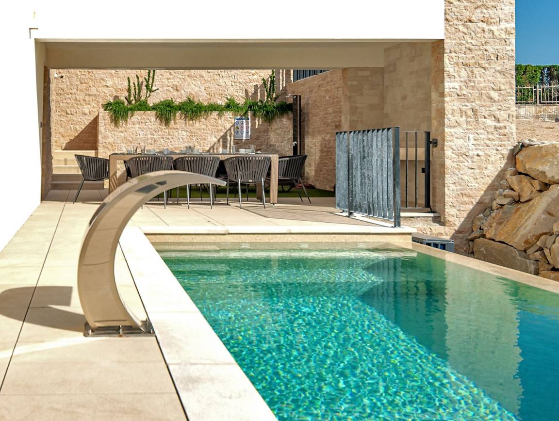 319 M² Villa ∙ 4 Bedrooms ∙ 8 Guests - Brela