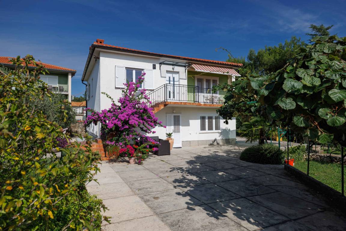 75 M² Apartment ∙ 3 Bedrooms ∙ 6 Guests - Punat