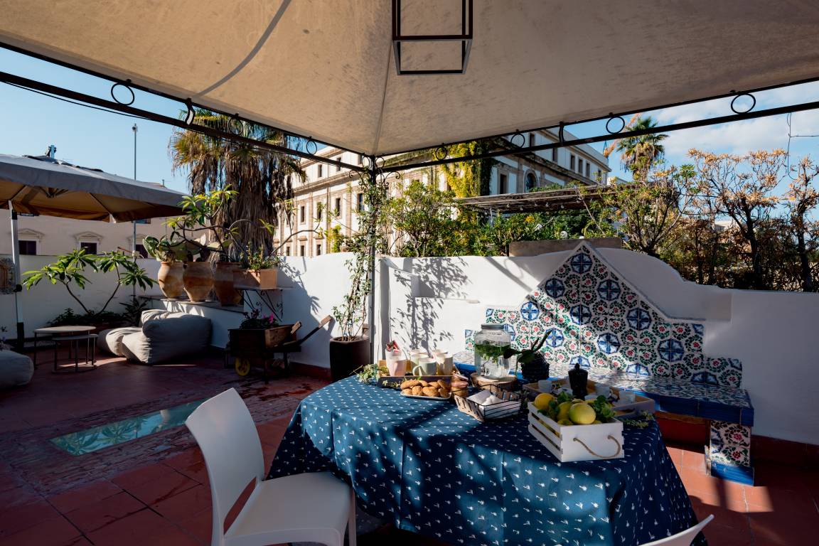 450 M² House ∙ 5 Bedrooms ∙ 8 Guests - Palermo