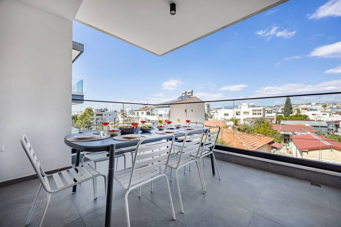 110 M² Apartamento ∙ 4 Habitaciones ∙ 8 Huéspedes - Limassol