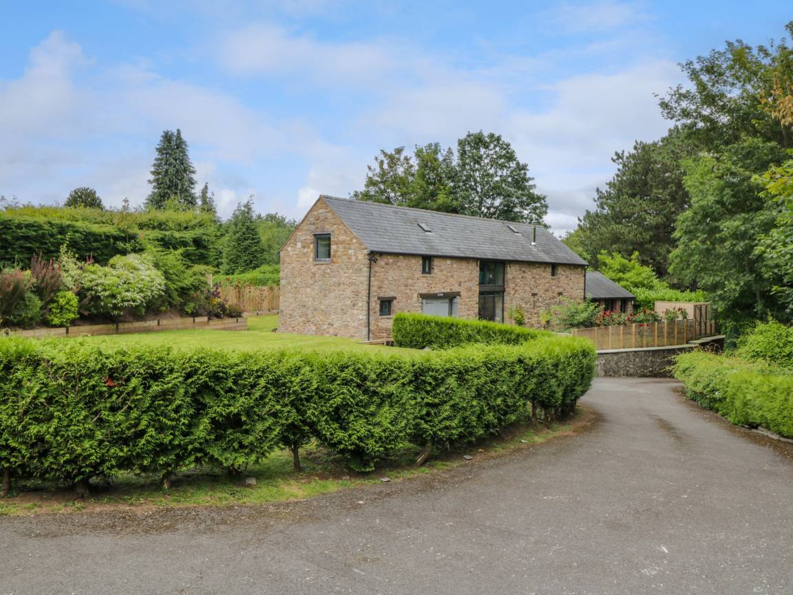 Cottage ∙ 4 Bedrooms ∙ 8 Guests - Abergavenny