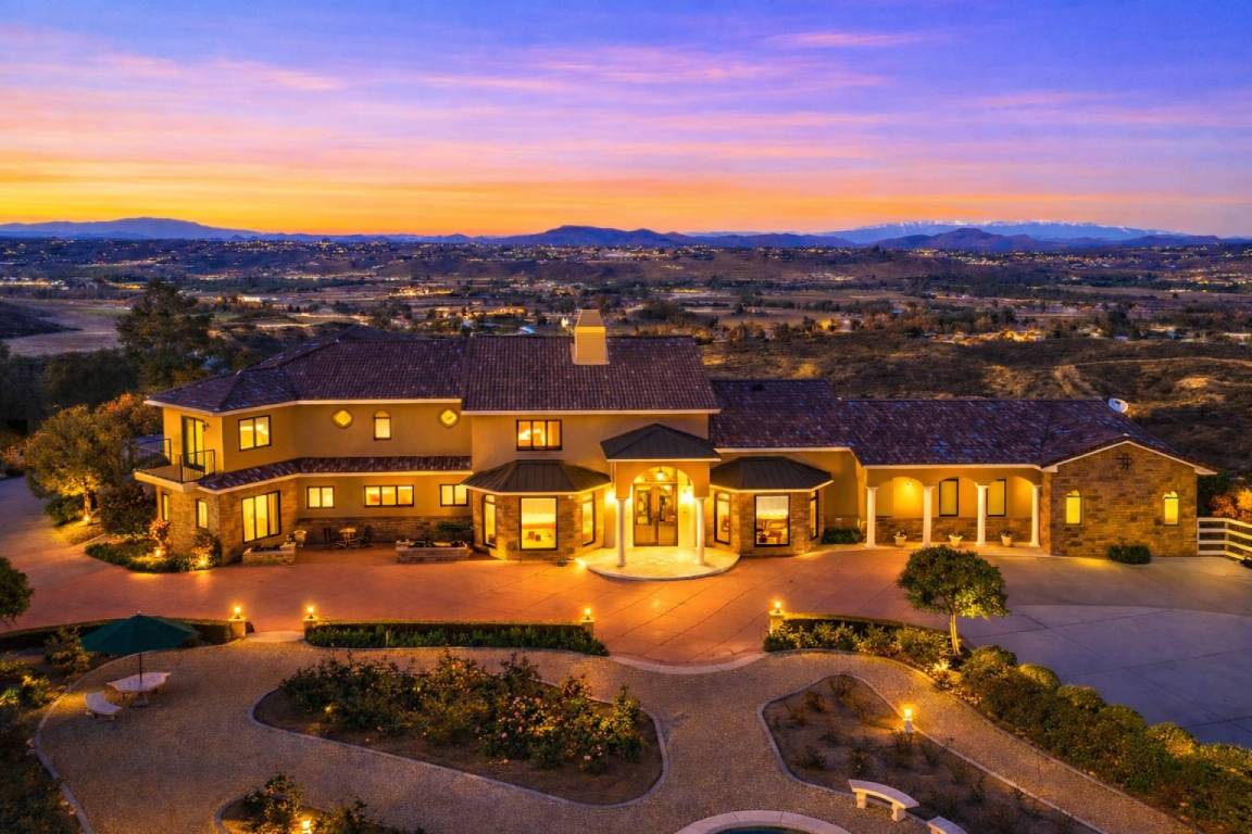 604 M² House ∙ 6 Bedrooms ∙ 10 Guests - Altisima Winery, Temecula