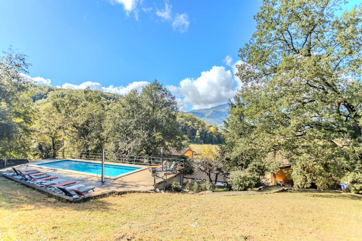 200 M² Casa ∙ 8 Habitaciones ∙ 20 Huéspedes - Olot