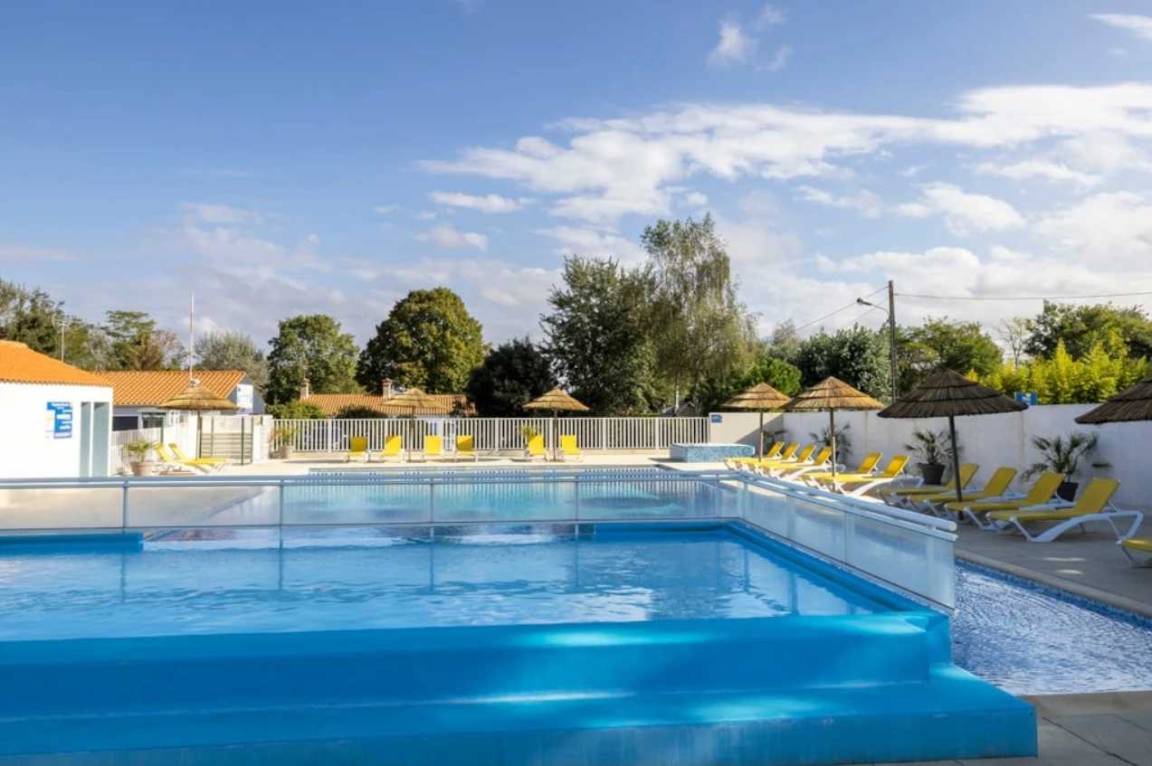 27 M² Camping ∙ 2 Chambres ∙ 4 Personnes - Notre-Dame-de-Monts