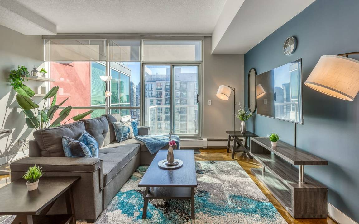 80 M² Apartment ∙ 2 Bedrooms ∙ 6 Guests - Calgary