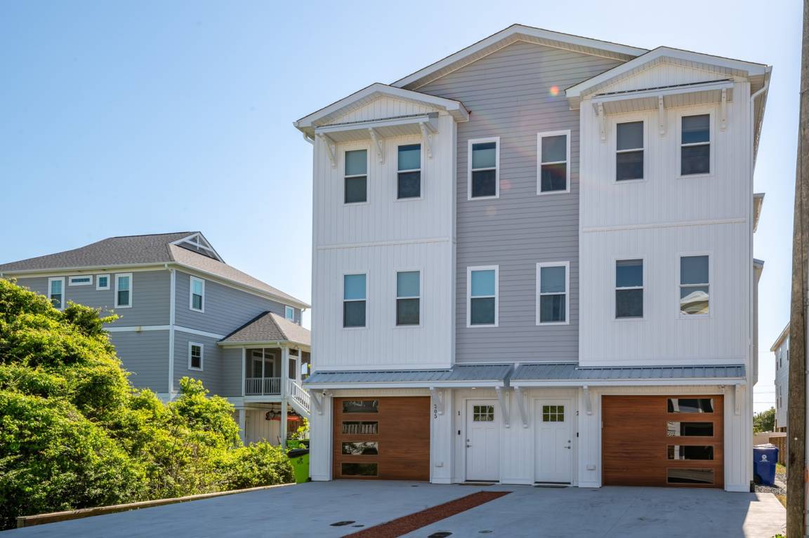 House ∙ 5 Bedrooms ∙ 11 Guests - Carolina Beach, NC
