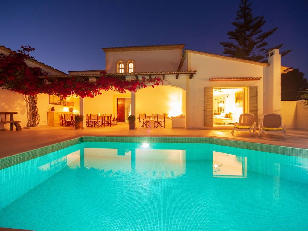 330 M² Villa ∙ 4 Bedrooms ∙ 8 Guests - Canyamel