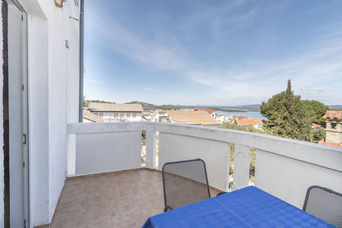 100 M² Apartment ∙ 3 Bedrooms ∙ 6 Guests - Murter-Kornati