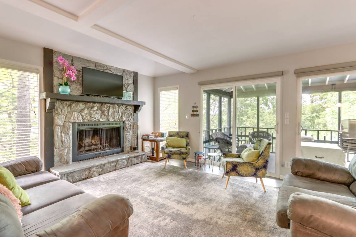 250 M² House ∙ 4 Bedrooms ∙ 19 Guests - Osage Beach, MO