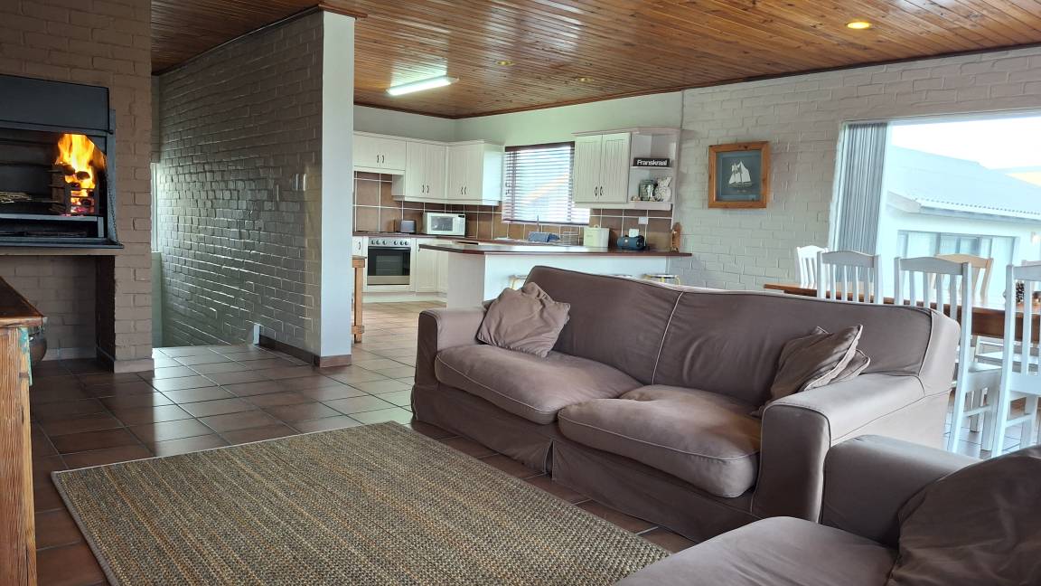 205 M² House ∙ 3 Bedrooms ∙ 5 Guests - Franskraal
