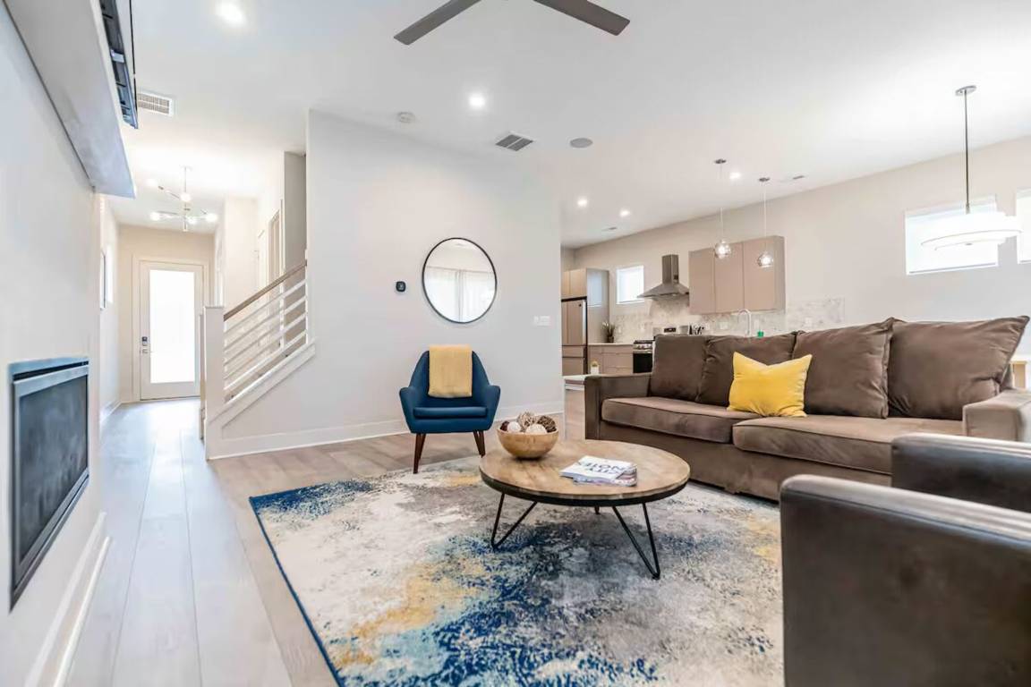 Apartment ∙ 3 Bedrooms ∙ 11 Guests - Charlotte, NC
