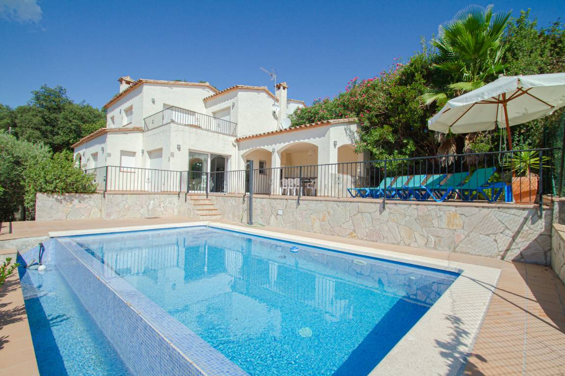 200 M² Villa ∙ 4 Slaapkamers ∙ 8 Gasten - Calonge