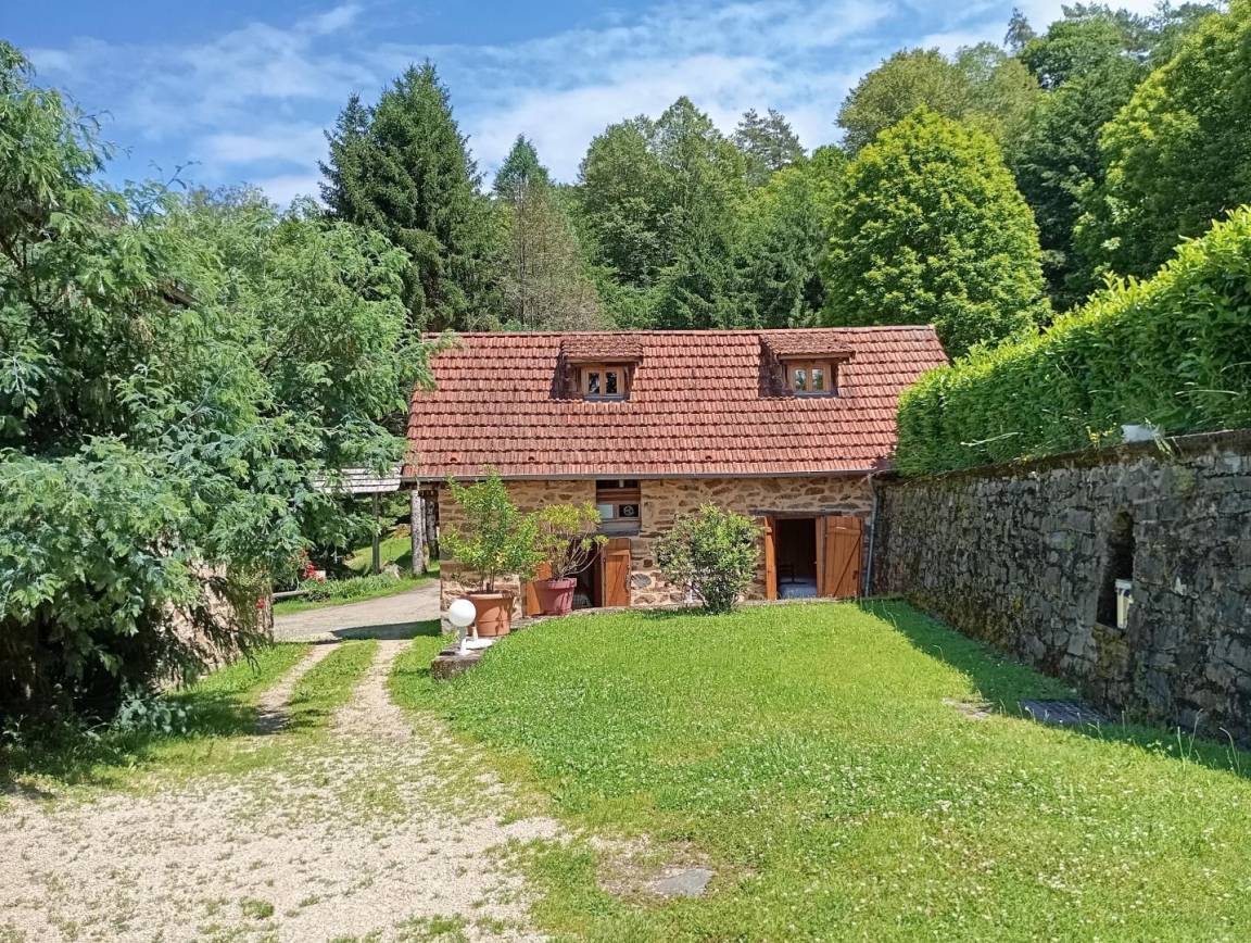 70 M² Gîte ∙ 2 Chambres ∙ 4 Personnes - Sainte-Fortunade