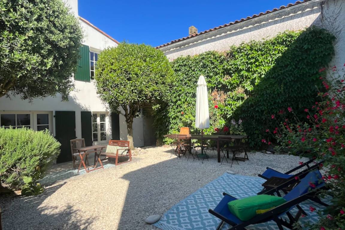 102 M² Talo ∙ 4 Makuuhuonetta ∙ 8 Vierasta - Ars-en-Ré