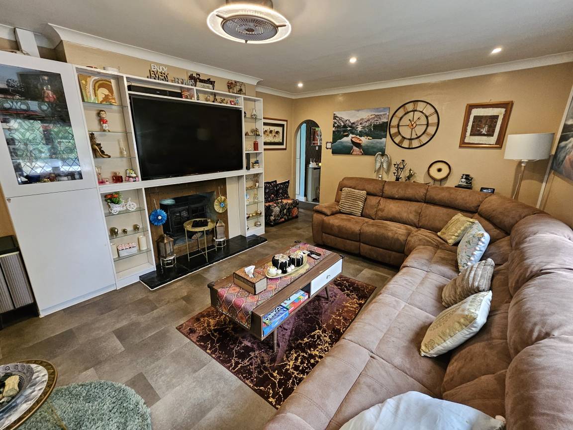 120 M² Bungalow ∙ 4 Bedrooms ∙ 7 Guests - Croydon, UK