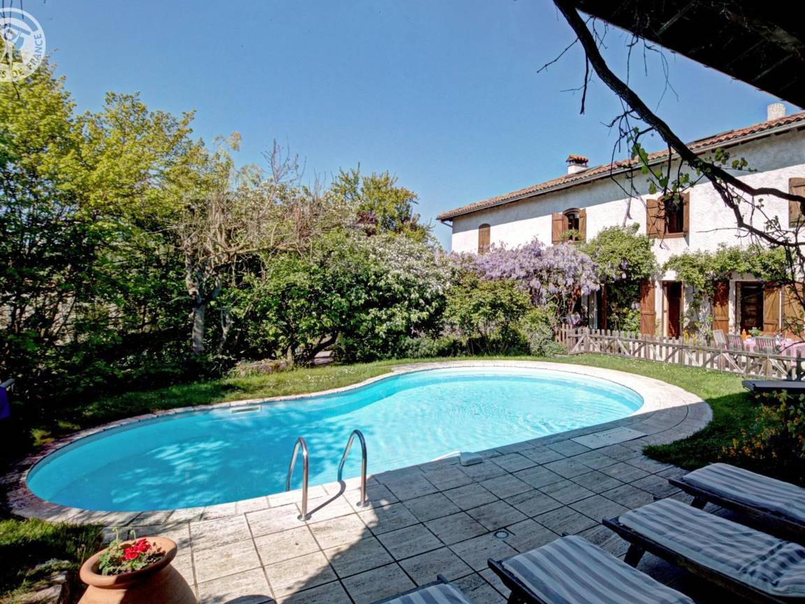 250 M² Cottage ∙ 4 Chambres ∙ 9 Personnes - Rhône-Alpes