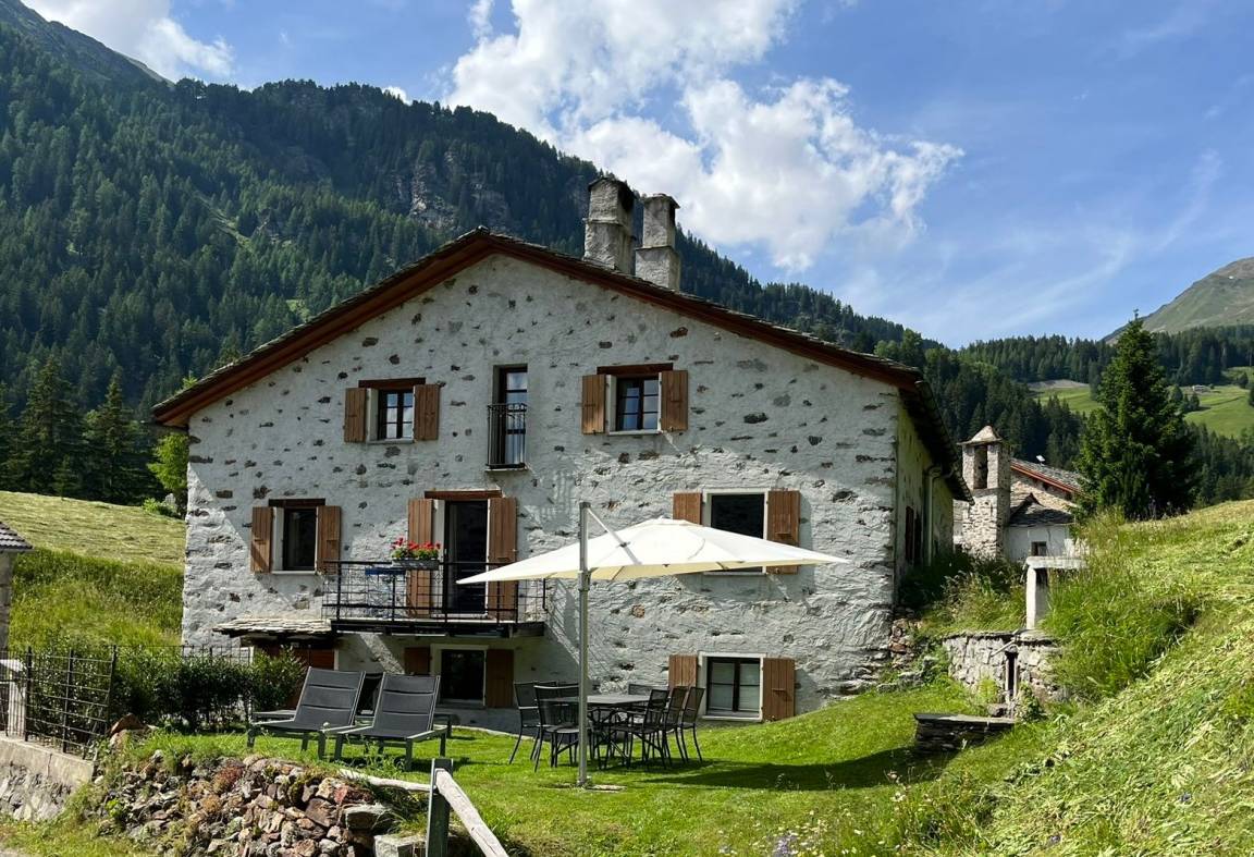140 M² Ferienhaus ∙ 4 Schlafzimmer ∙ 8 Gäste - Kanton Graubünden