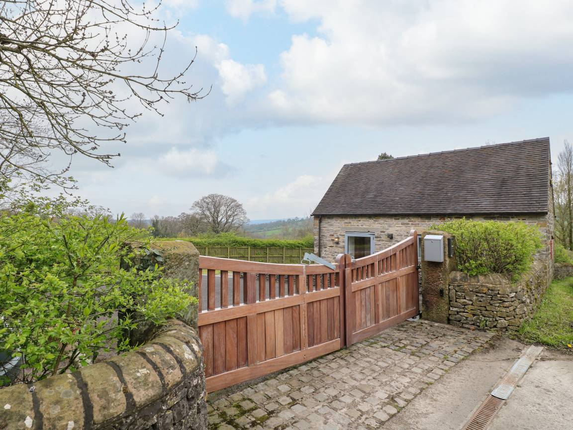 Cottage ∙ 2 Bedrooms ∙ 4 Guests - Bonsall