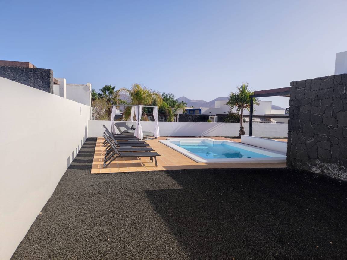 120 M² Villa ∙ 3 Bedrooms ∙ 6 Guests - Playa Blanca
