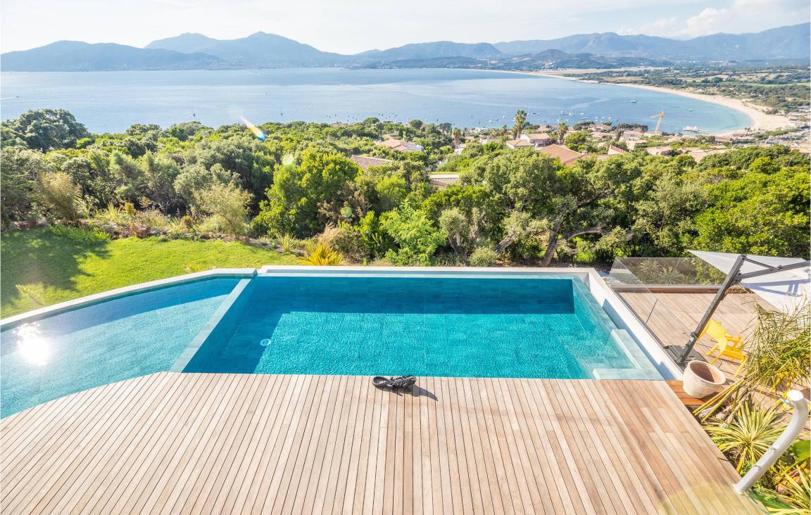 380 M² Ferienhaus ∙ 6 Schlafzimmer ∙ 12 Gäste - Coti-Chiavari