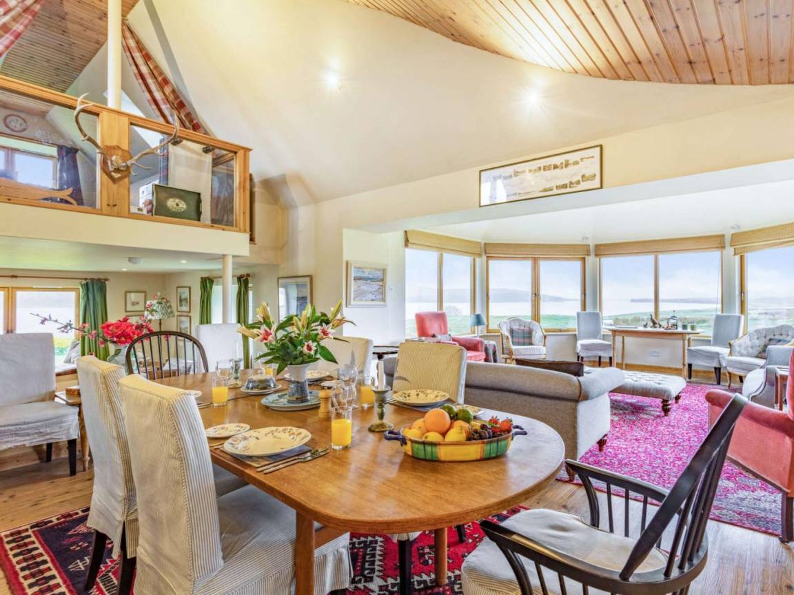 Cottage ∙ 4 Bedrooms ∙ 6 Guests - Moray