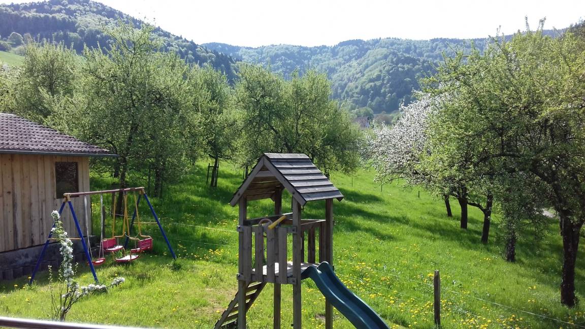 70 M² Ferienwohnung ∙ 2 Schlafzimmer ∙ 4 Gäste - Denzlingen