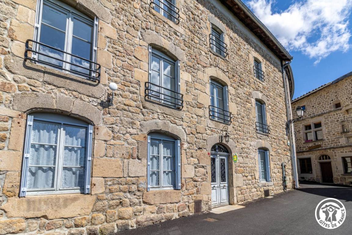 92 M² Gîte ∙ 3 Chambres ∙ 6 Personnes - Ambert