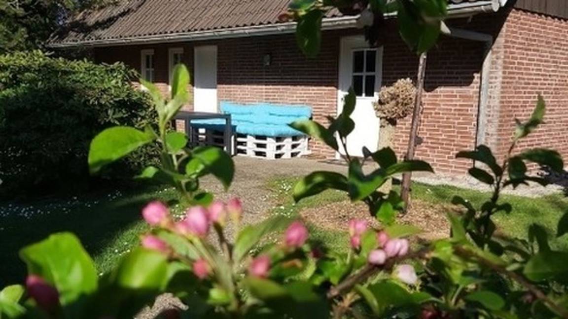 75 M² Huoneisto ∙ 2 Makuuhuonetta ∙ 5 Vierasta - Wedel