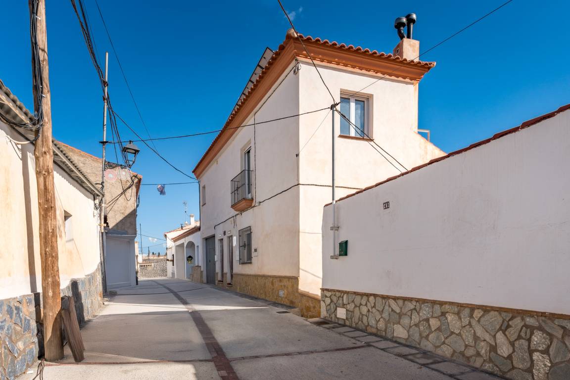 48 M² Apartamento ∙ 2 Habitaciones ∙ 6 Huéspedes - La Calahorra