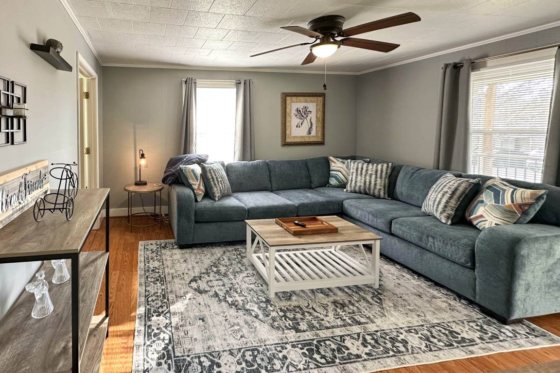 110 M² House ∙ 2 Bedrooms ∙ 6 Guests - Mount Airy, NC