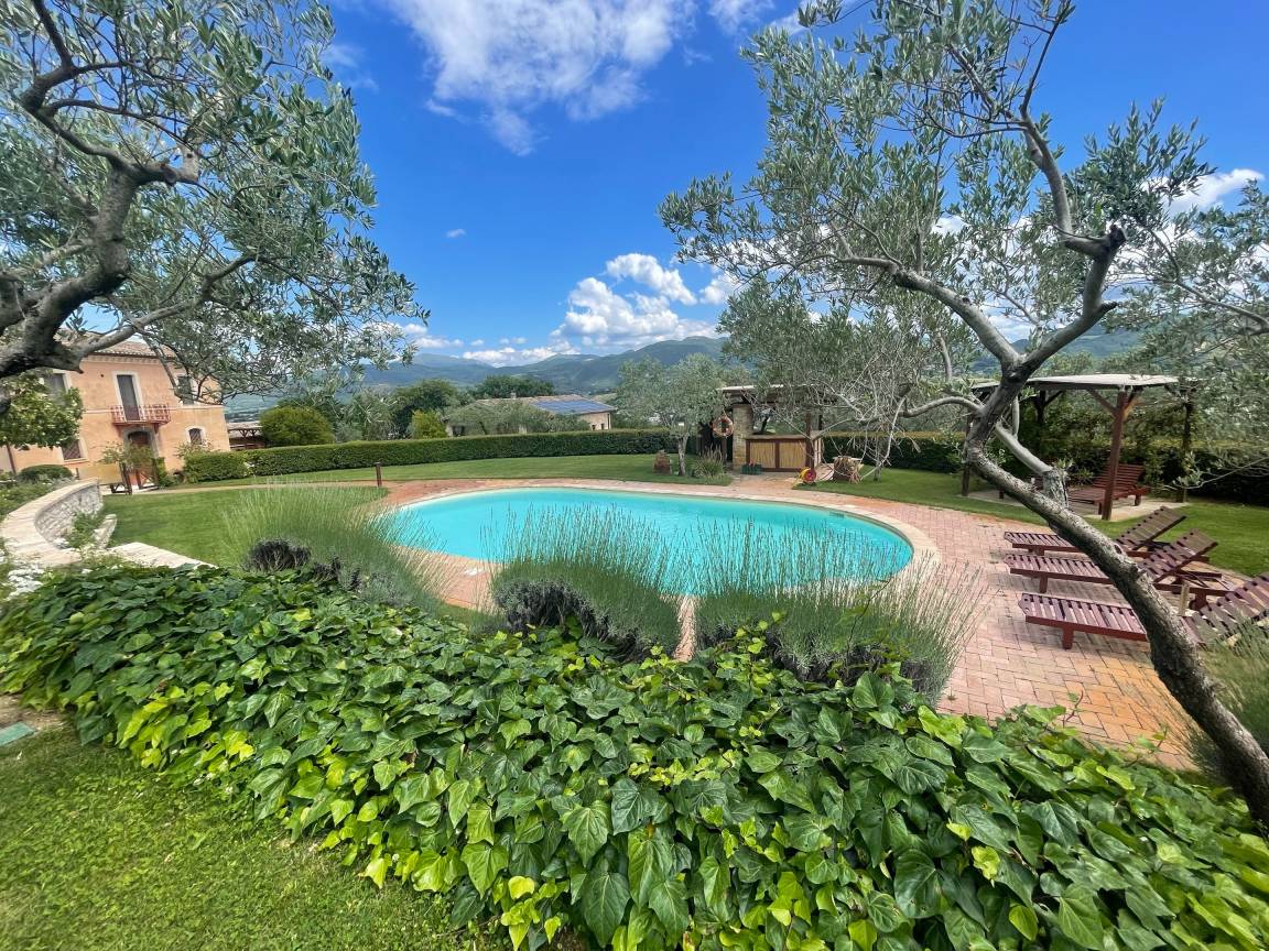 700 M² Villa ∙ 7 Schlafzimmer ∙ 20 Gäste - Spoleto
