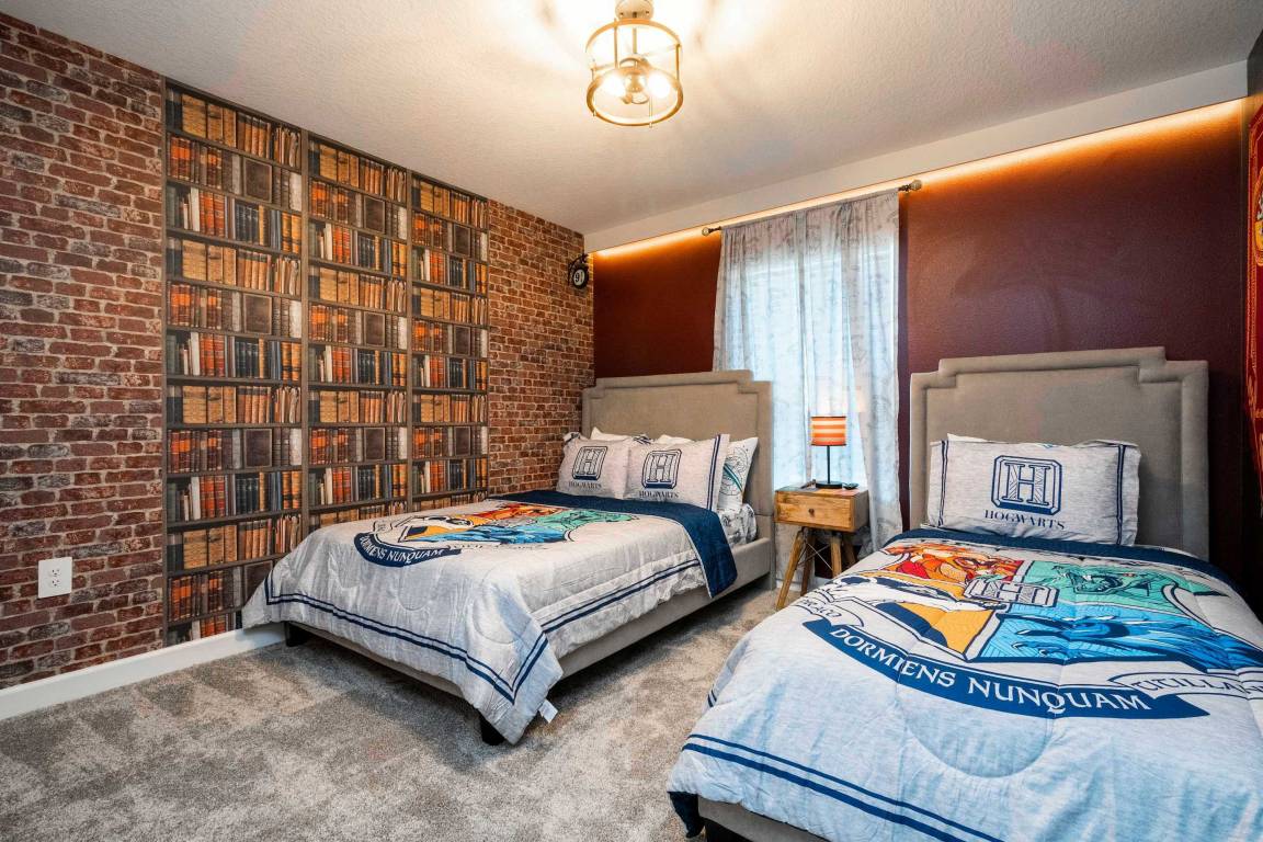 House ∙ 4 Bedrooms ∙ 12 Guests - Kissimmee, FL