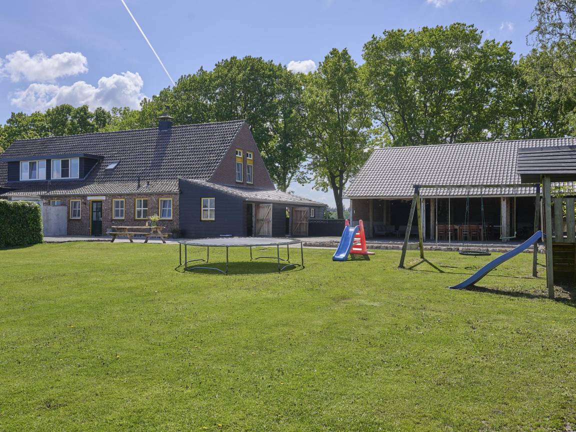 240 M² Huis ∙ 5 Slaapkamers ∙ 14 Gasten - Zeeland
