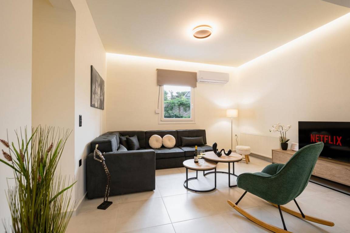 106 M² Huoneisto ∙ 3 Makuuhuonetta ∙ 6 Vierasta - Heraklion