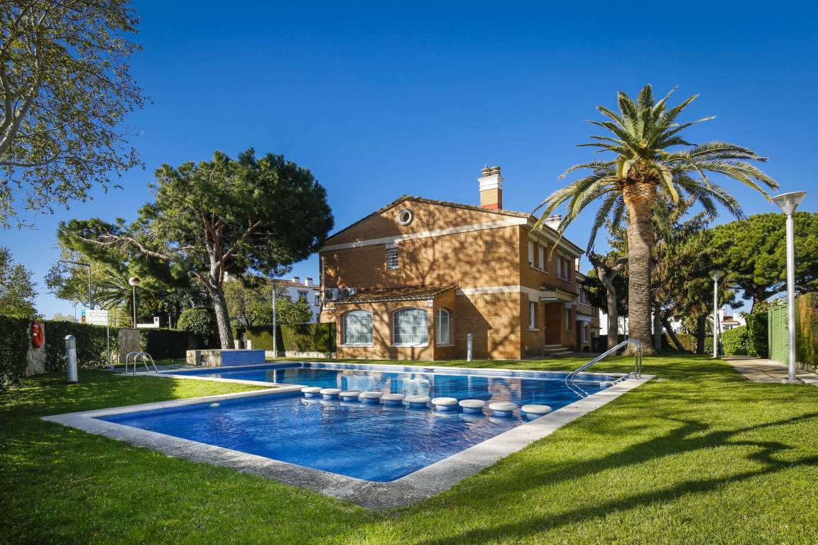 116 M² Casa ∙ 3 Habitaciones ∙ 8 Personas - Tarragona, España