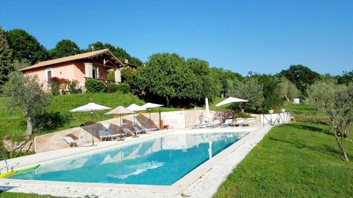 340 M² Ferienhaus ∙ 6 Schlafzimmer ∙ 12 Gäste - Bolsena