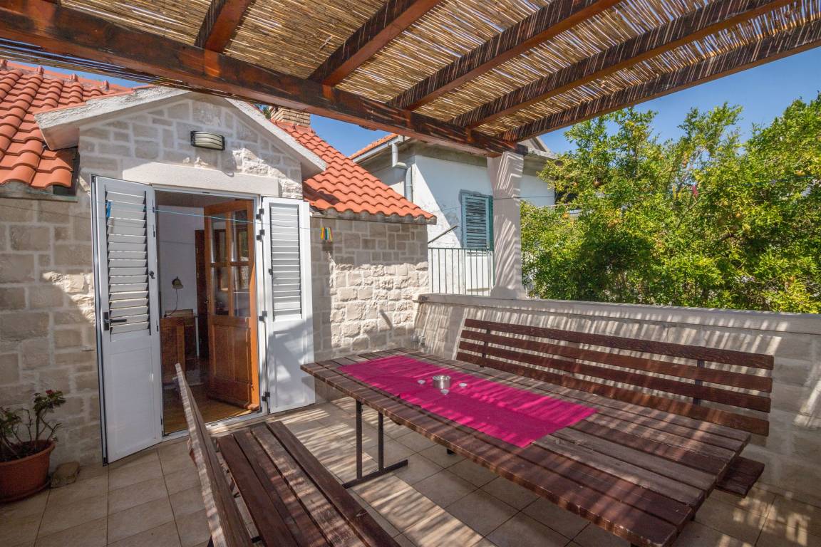 65 M² Ferienhaus ∙ 3 Schlafzimmer ∙ 7 Gäste - Trogir