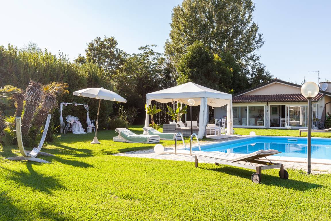 90 M² Apartamento ∙ 2 Quartos ∙ 6 Hóspedes - Viareggio