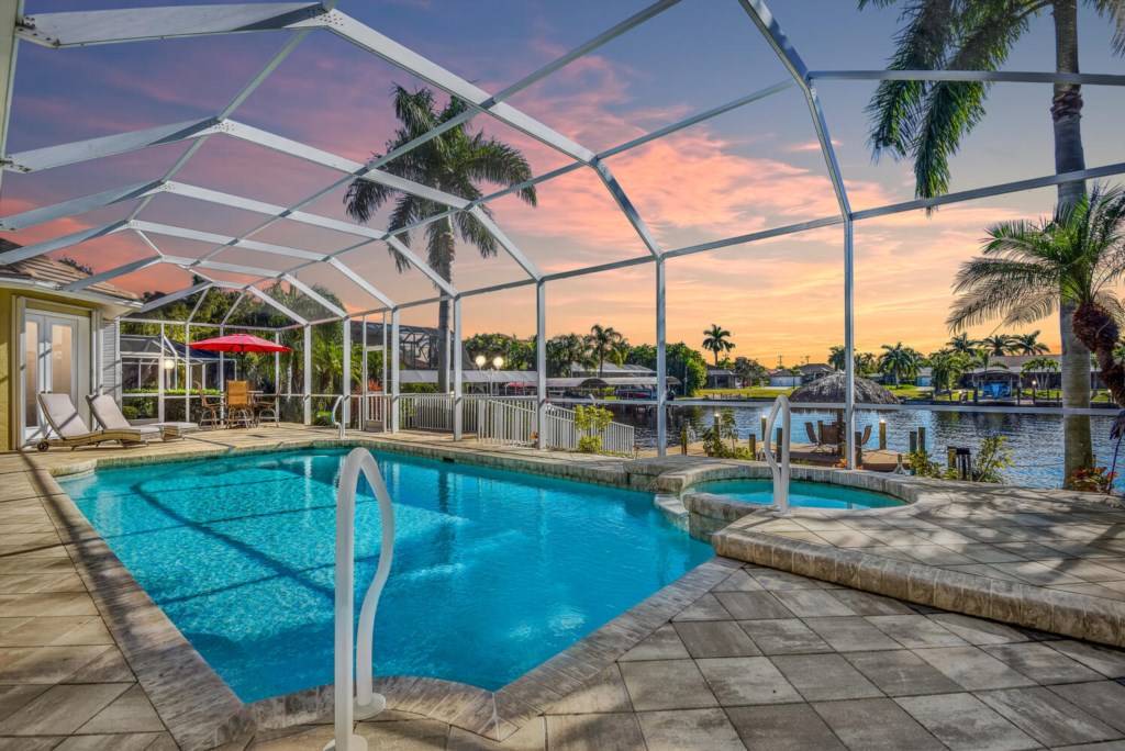 227 M² Ferienhaus ∙ 3 Schlafzimmer ∙ 7 Gäste - Cape Coral, FL