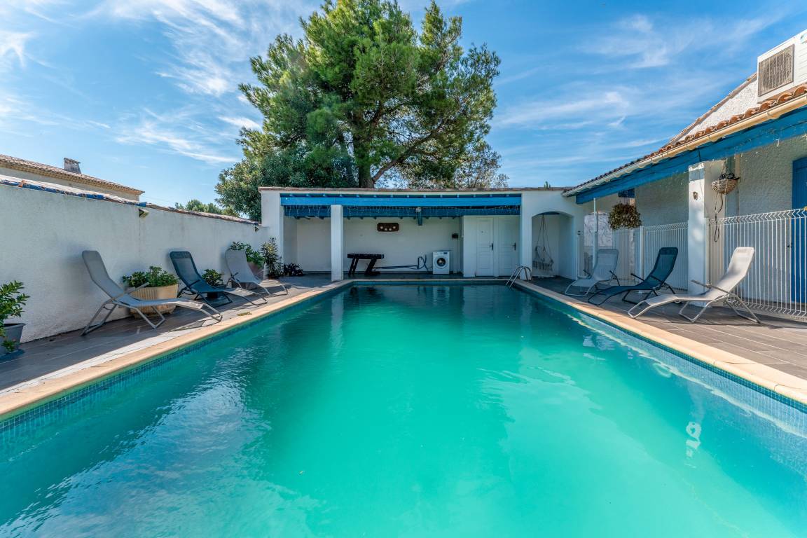 110 M² Villa ∙ 3 Chambres ∙ 10 Personnes - Beaucaire