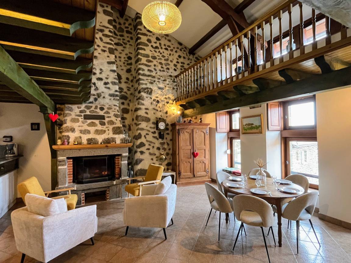 101 M² Cottage ∙ 3 Chambres ∙ 6 Personnes - Le Puy-en-Velay
