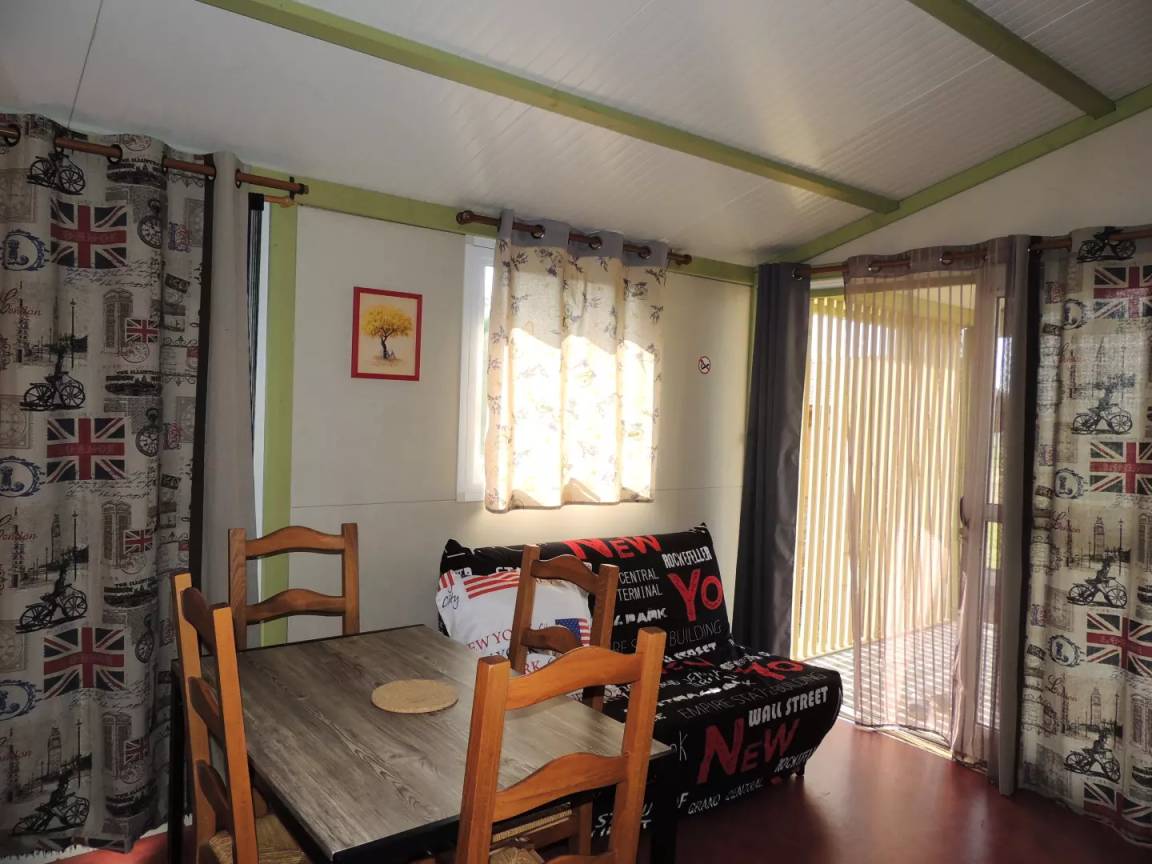 30 M² Caravan ∙ 2 Bedrooms ∙ 3 Guests - Auvergne
