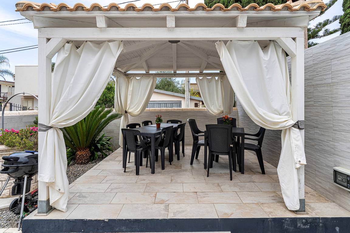 200 M² Villa ∙ 5 Habitaciones ∙ 13 Huéspedes - Avola