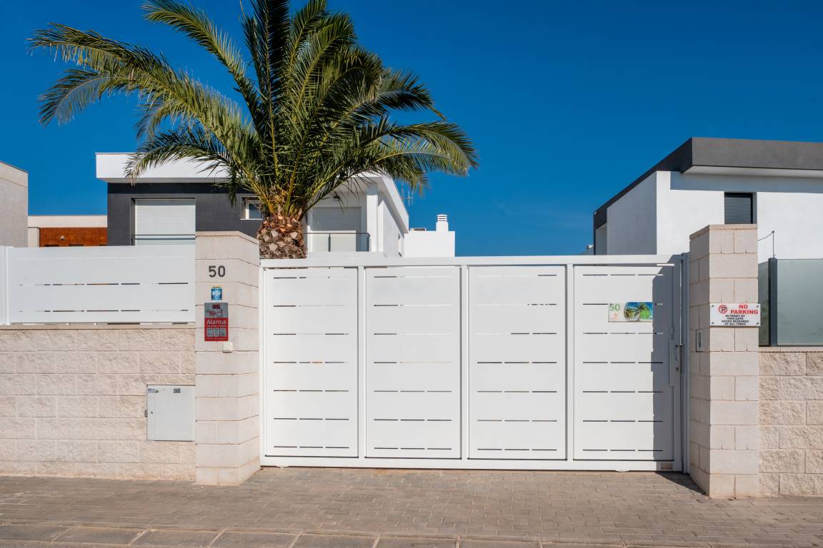 130 M² Villa ∙ 3 Bedrooms ∙ 6 Guests - Elche