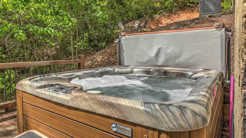 Cabin ∙ 4 Bedrooms ∙ 11 Guests - Blue Ridge, GA