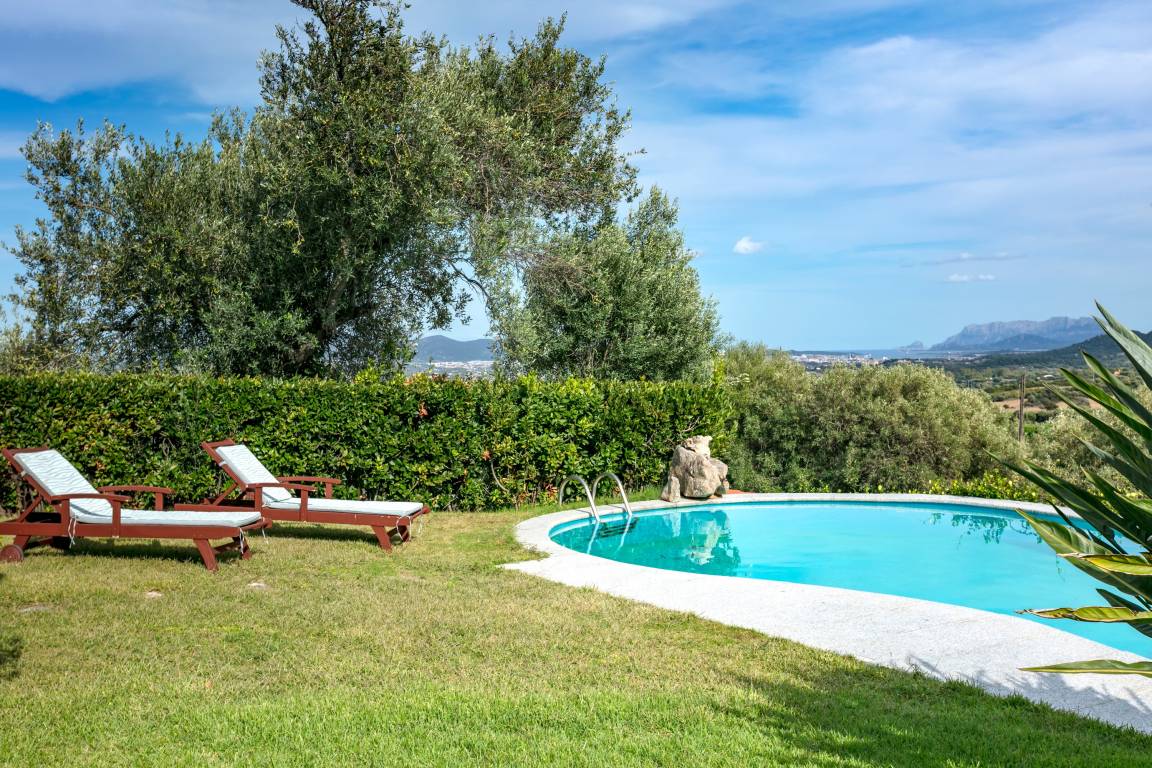 200 M² Villa ∙ 4 Habitaciones ∙ 10 Huéspedes - Olbia