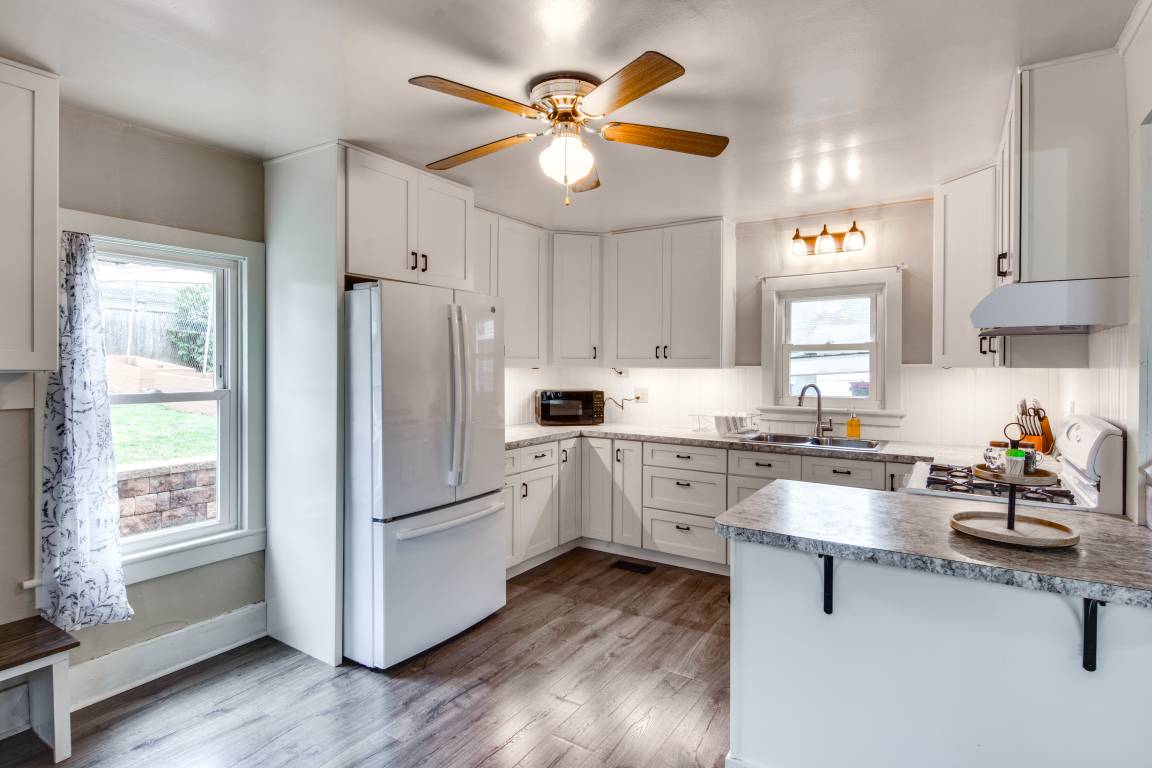 102 M² Apartment ∙ 3 Bedrooms ∙ 6 Guests - Altoona, PA