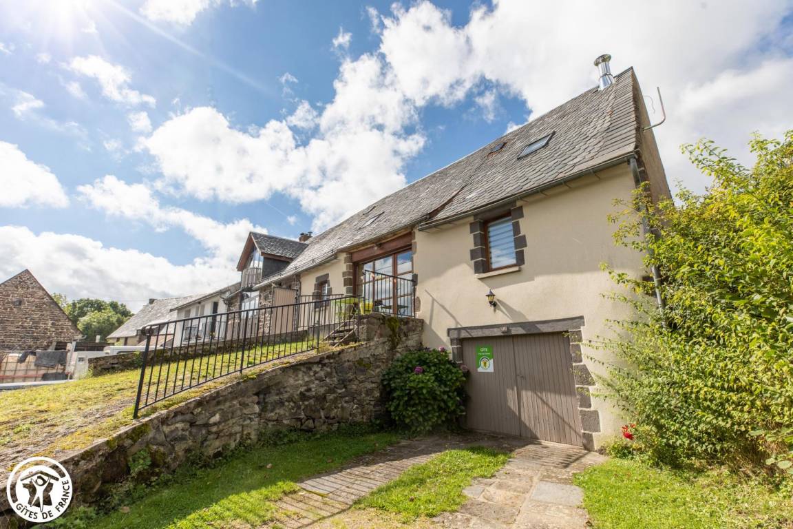 130 M² Gîte ∙ 3 Chambres ∙ 6 Personnes - Puy-de-Dôme