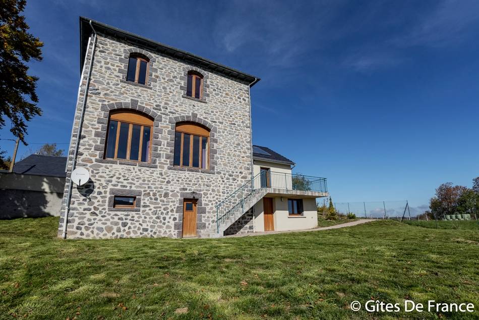 220 M² Gîte ∙ 4 Chambres ∙ 8 Personnes - Puy-de-Dôme