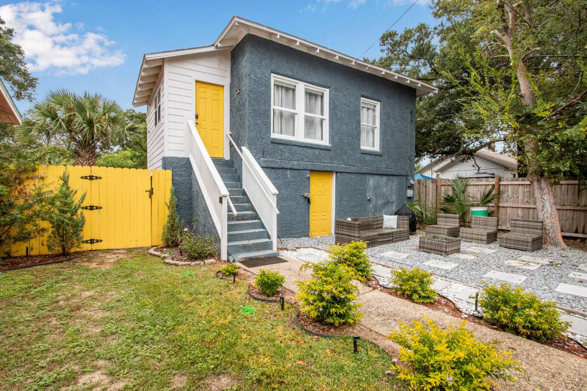 House ∙ 1 Bedroom ∙ 4 Guests - Pensacola, FL
